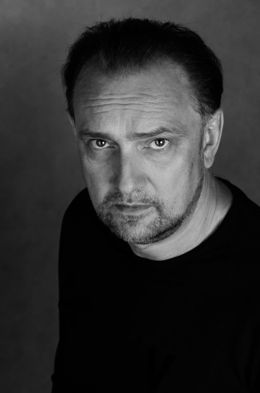 Regardez Wojtek Smilek sur Paris Opera Play