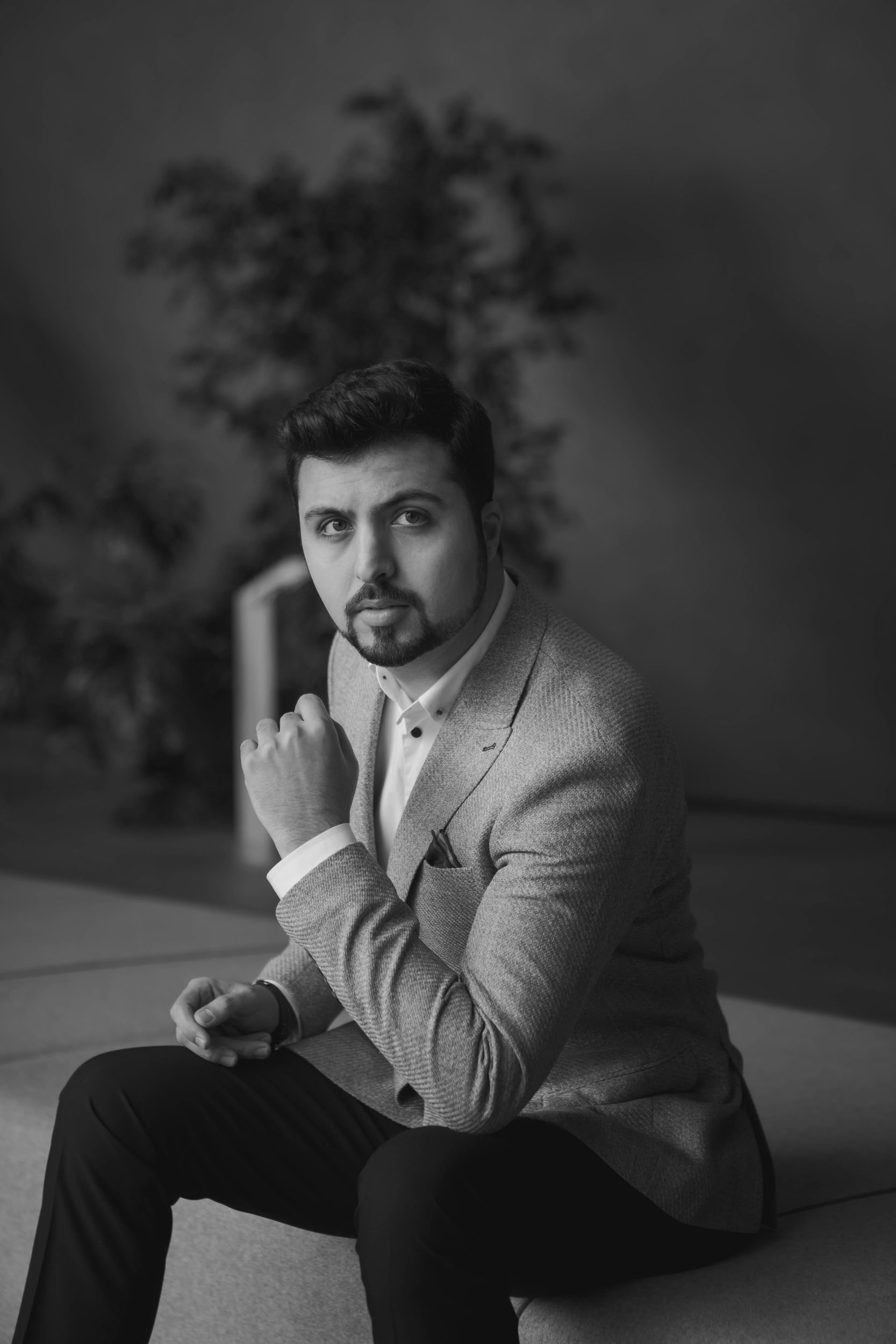 Watch Amin Ahangaran on Paris Opera Play