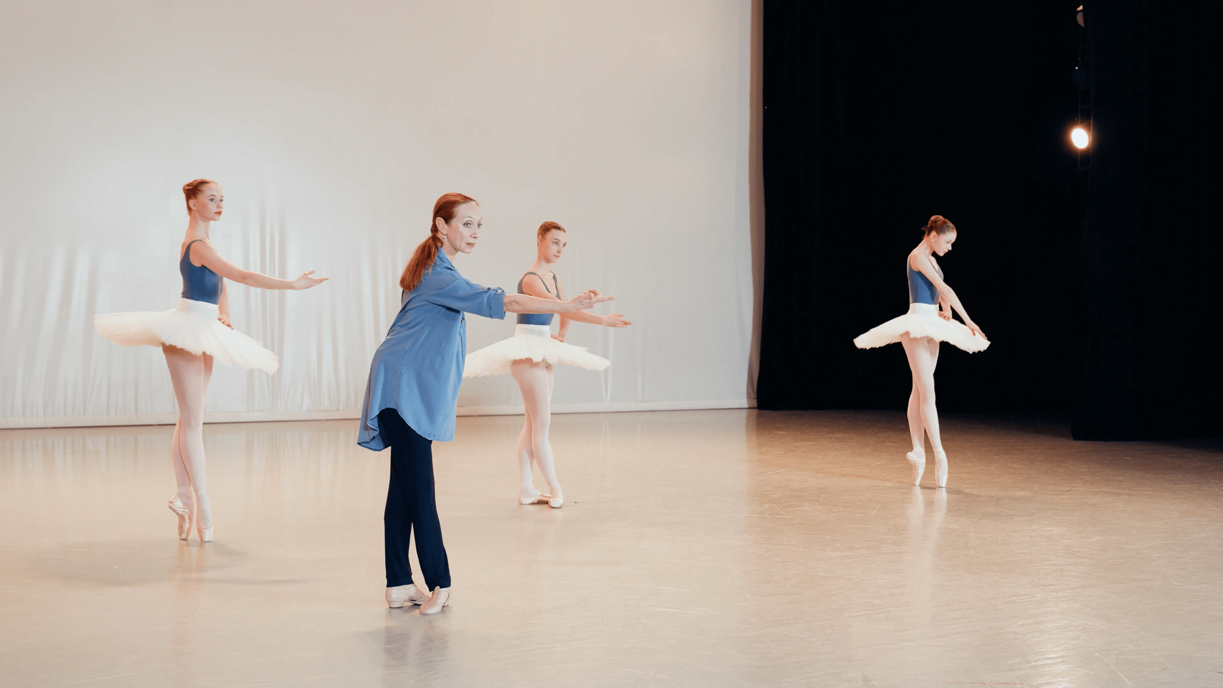 Raymonda in rehearsal with... Élisabeth Platel - Raymonda's variation ...