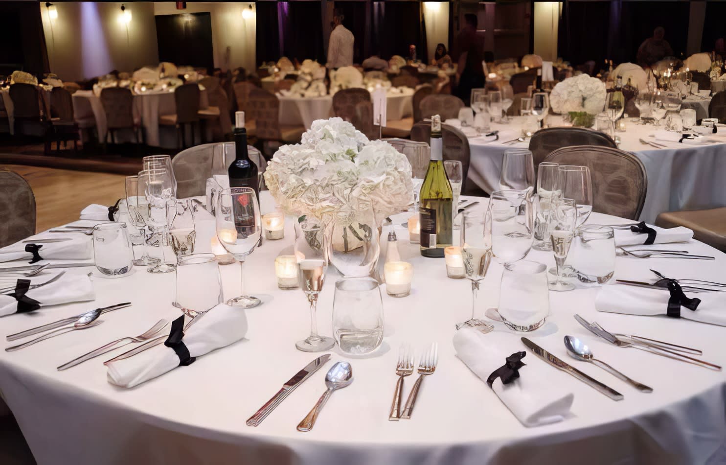 Round Banquet Table Hire for Sit down dinners and events