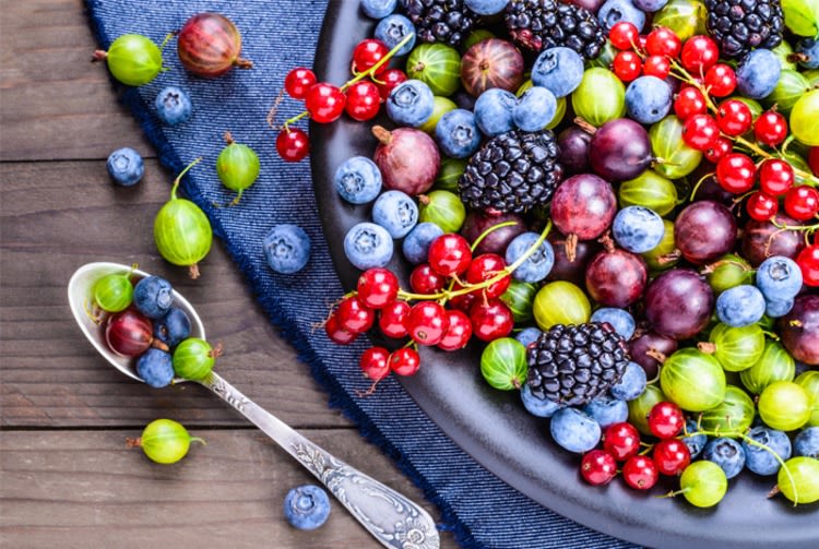 10 Beauty-Enhancing Super Foods