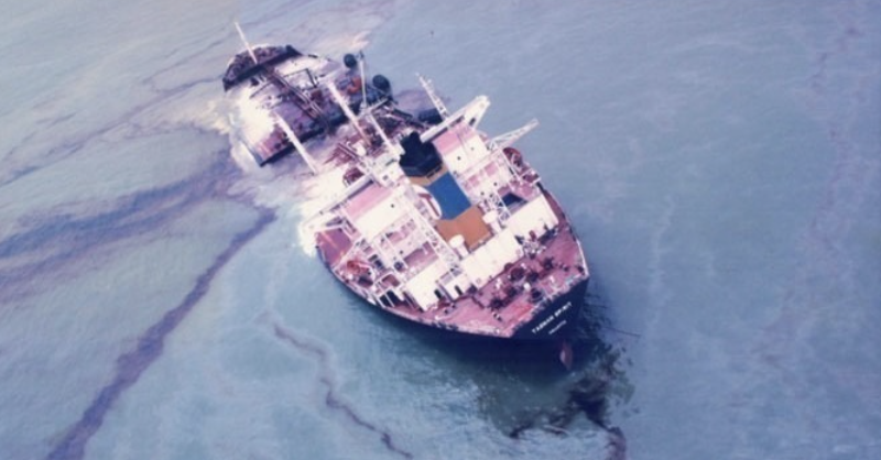 Throwback 30: MV Tasman Spirit Oil Spill in Pakistan | OSRL News