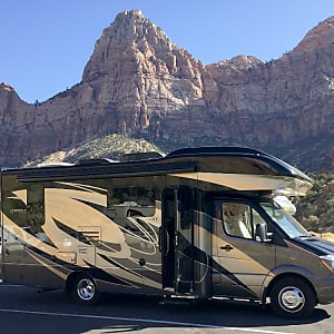 2018 Entegra Coach Quest Motor Home Class C Rental in Mesa, AZ | Outdoorsy