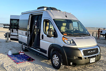 Best RV Rental Austin: Motorhome, Camper, & Trailer Rentals TX | The Drive