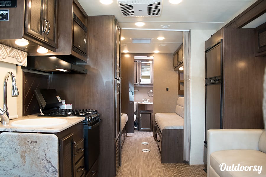 2018 Thor Motor Coach Axis Motor Home Class A Rental in Herndon, VA ...