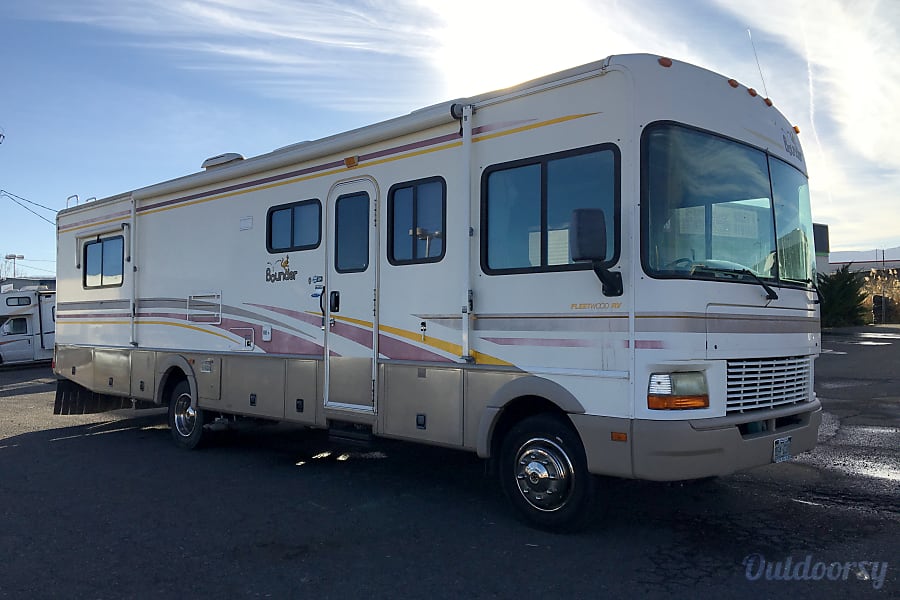 2002 Winnebago Bounder Motor Home Class A Rental in Grand Junction, CO ...