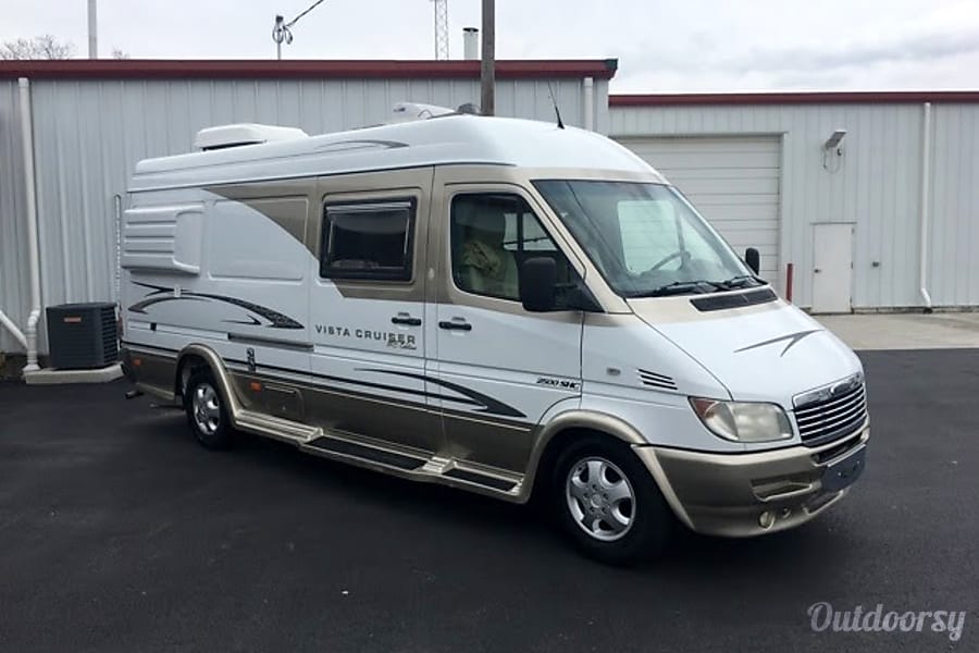 2006 Gulf Stream Vista Cruiser Motor Home Class B Rental in Cleveland ...