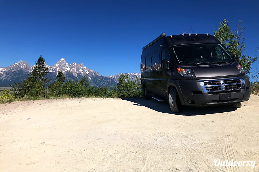 2018 Roadtrek Simplicity Motor Home Class B Rental in Portland, OR ...