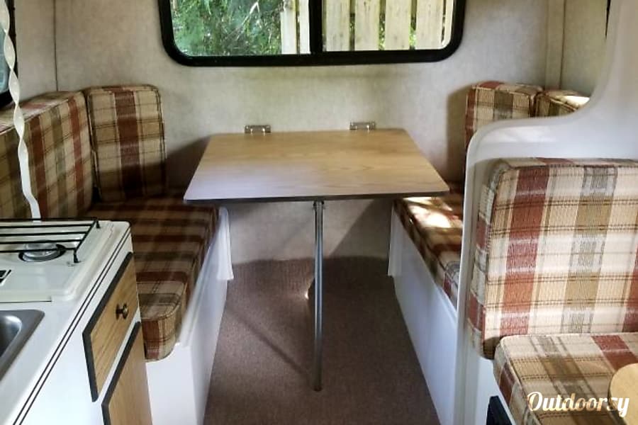 2006 Scamp 16' Deluxe Trailer Rental in Columbia Falls, MT | Outdoorsy