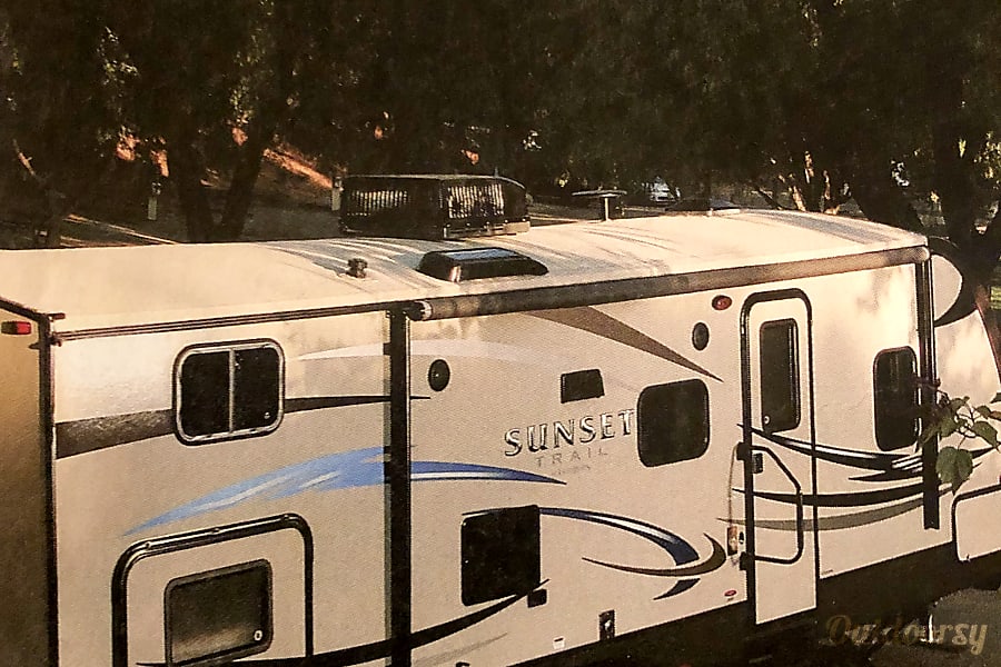 2012 Crossroads Sunset Trail Reserve Trailer Rental in Howard, WI ...