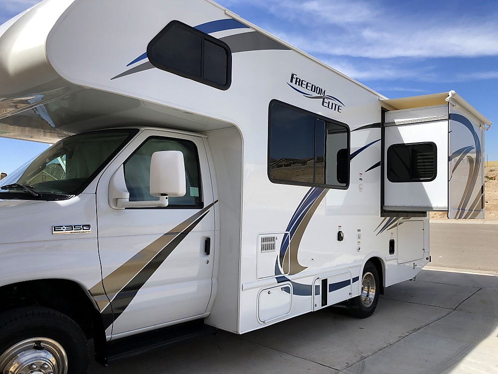 Photos | 2019 Thor Motor Coach Freedom Elite 22FE RV Class C | Outdoorsy