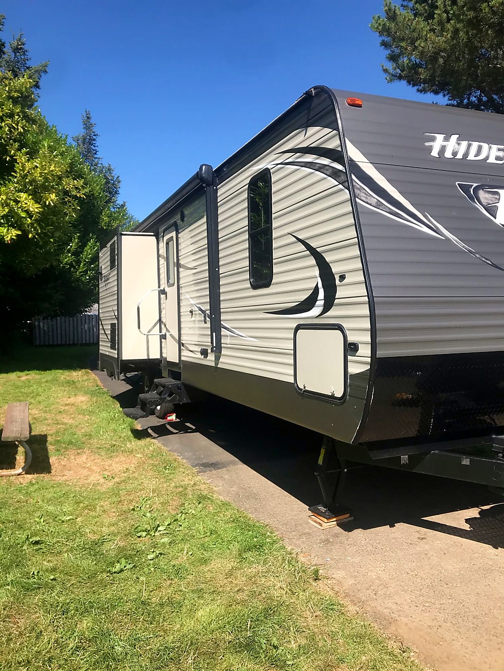 Photos | 2017 Keystone Hideout 30ft Bunkhouse | Outdoorsy