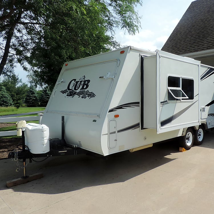 2006 Aerolite Cub Trailer Rental in Hartland, WI | Outdoorsy