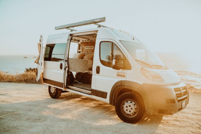 2018 Class B RV for Rent in Los Angeles, CA - RVUSA.com