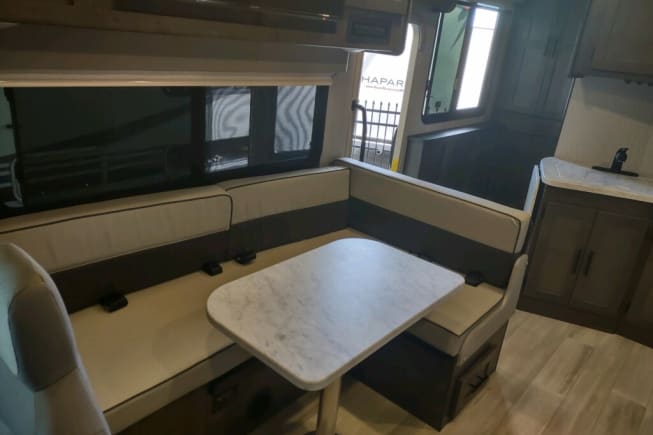 2023 Class C RV for Rent in Winter Garden, FL - RVUSA.com