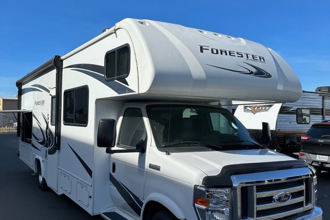 2020 Class C RV for Rent in San Marcos, CA - RVUSA.com