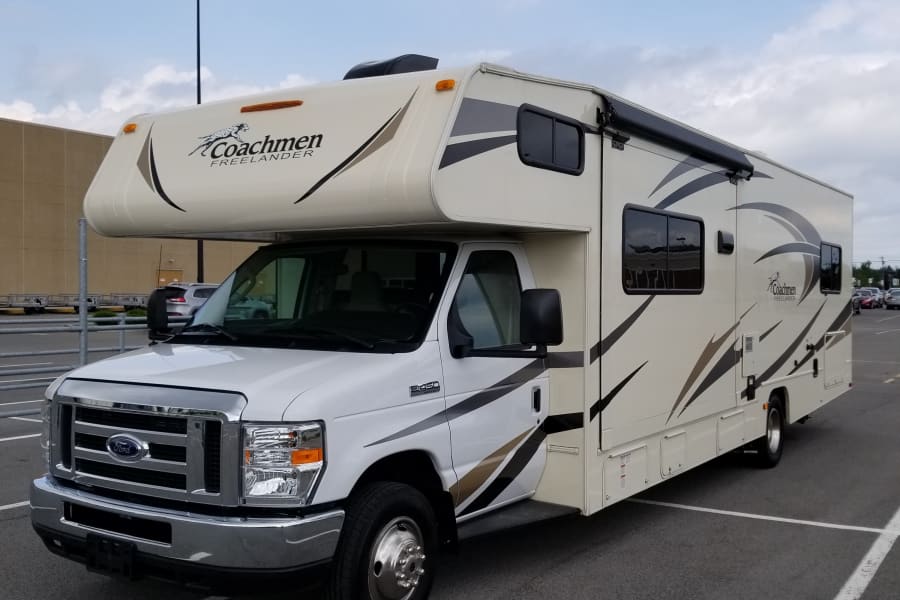 2018 Coachmen Freelander 31 BH Motor Home Class C Rental in Dacula, GA ...