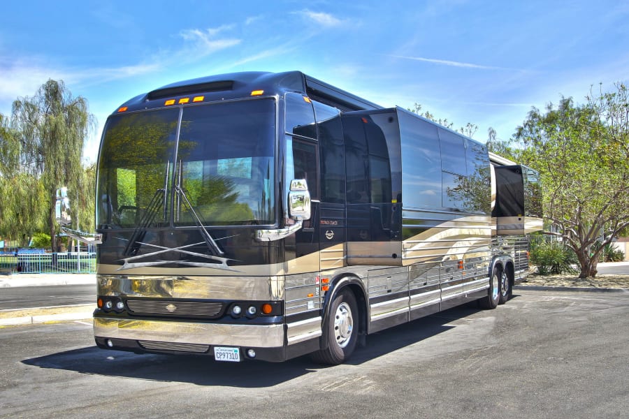 2007 Prevost Prevost Marathon Motor Home Class A Rental in Banning, CA ...