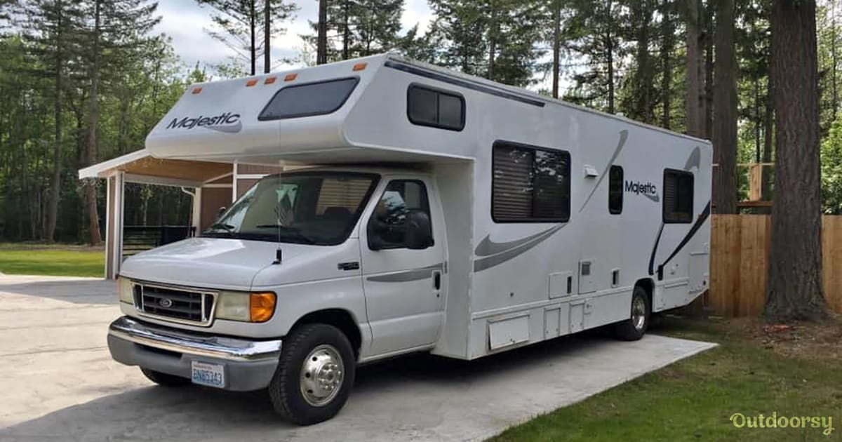 2003 Ford E450 Motor Home Class C Rental in Tacoma, WA | Outdoorsy