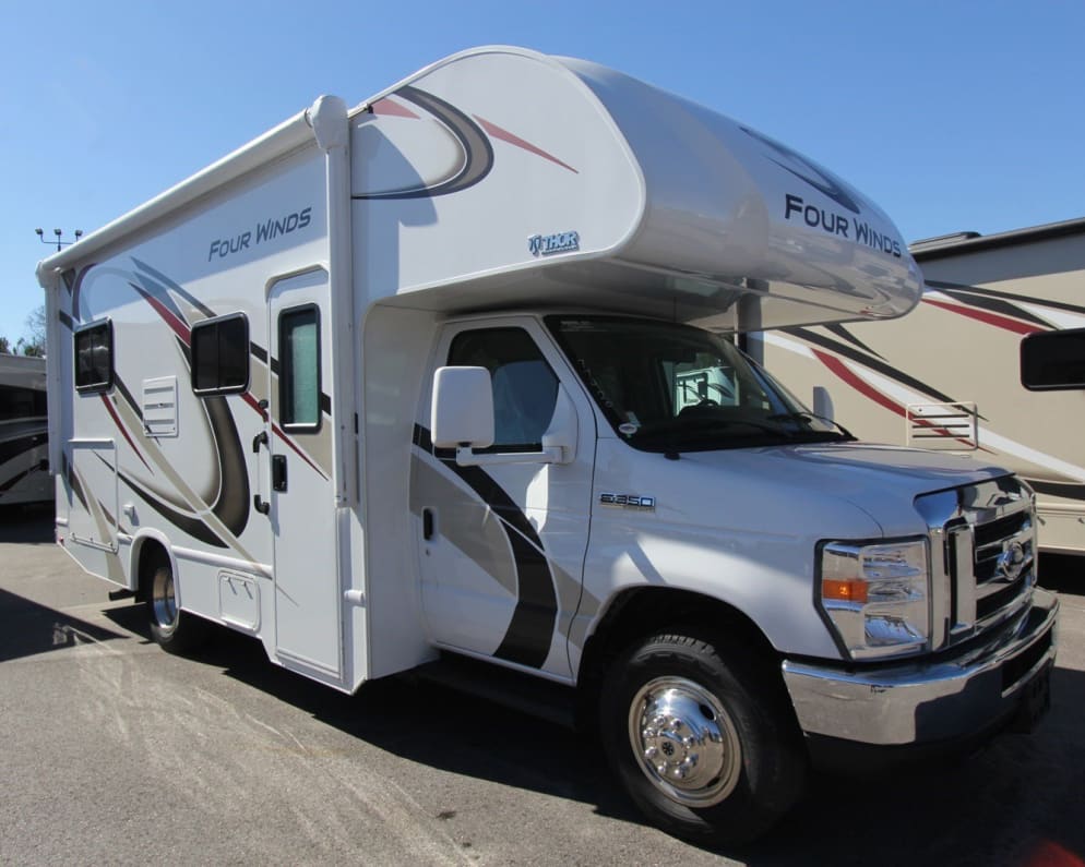 2020 Class C RV for Rent in Glendale, Arizona - RVUSA.com