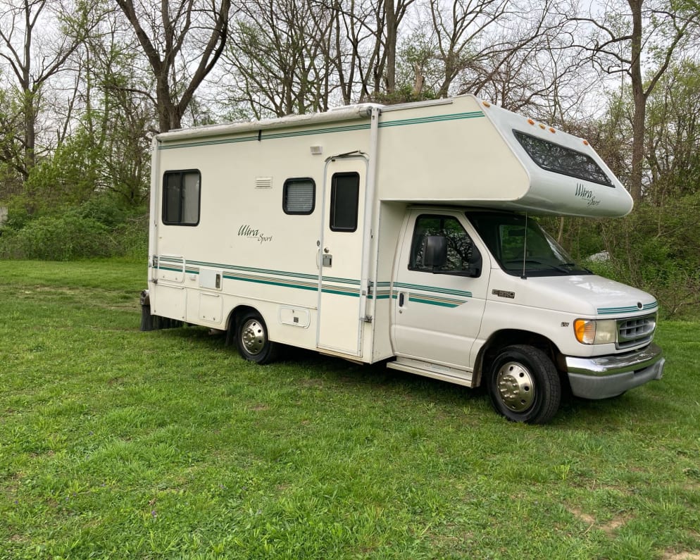 2001 Class C RV for Rent in Columbus, Ohio - RVUSA.com