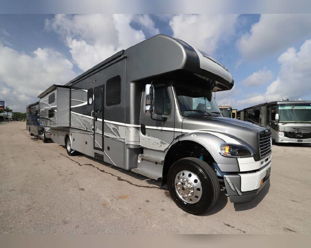 2020 Class C RV for Rent in Aurora, Colorado - RVUSA.com