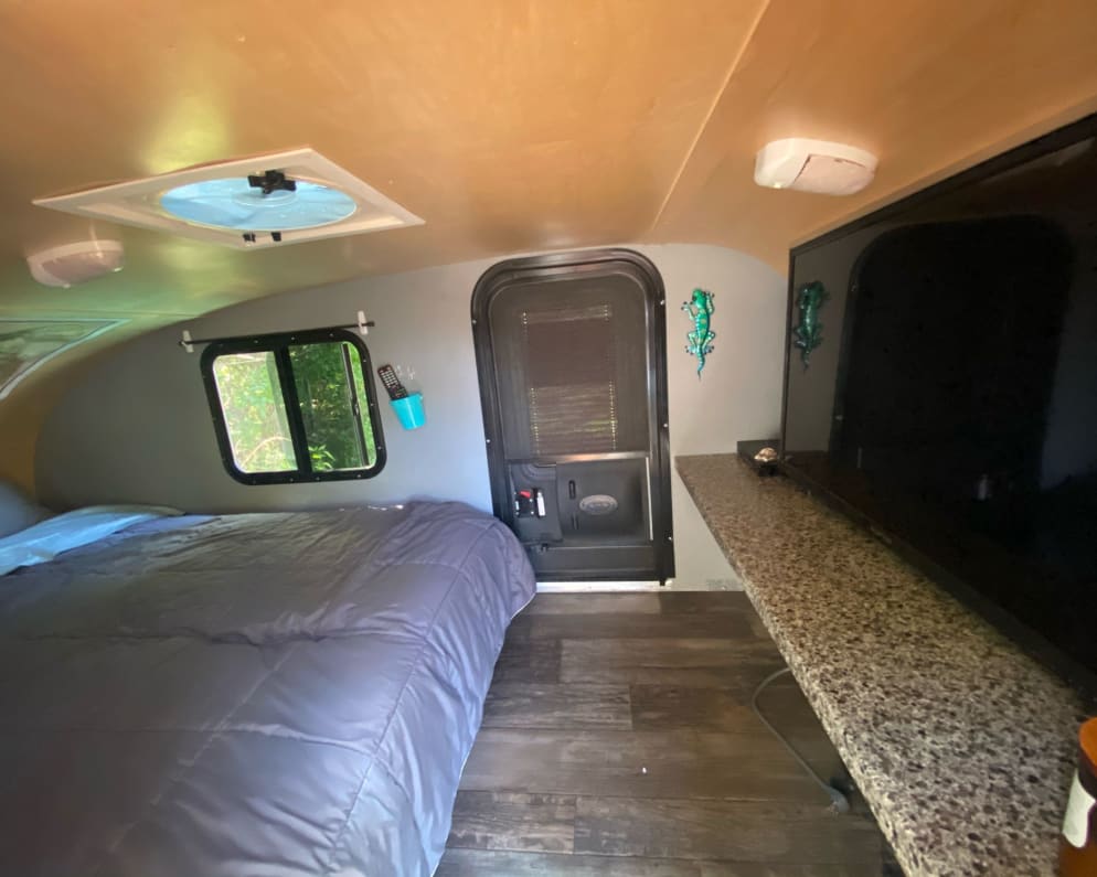 Travel Trailer RV for Rent in Woodfin, North Carolina - RVUSA.com