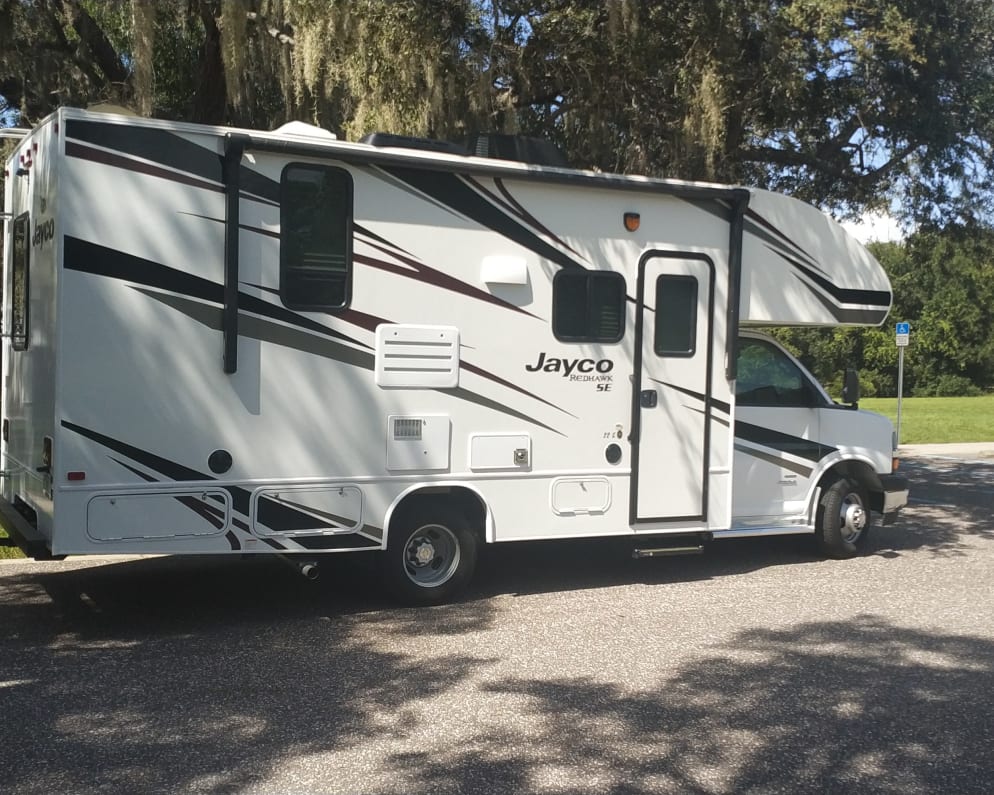 2020 Class C RV for Rent in Largo, Florida - RVUSA.com