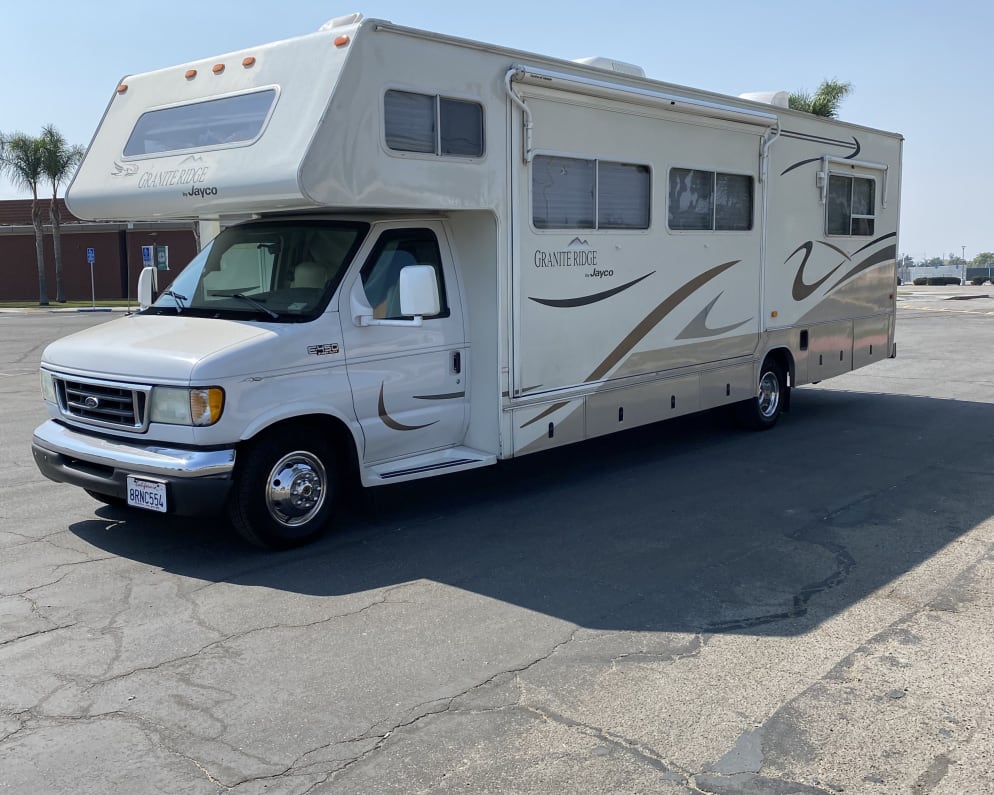 2003 Class C RV for Rent in Santa Ana, California - RVUSA.com