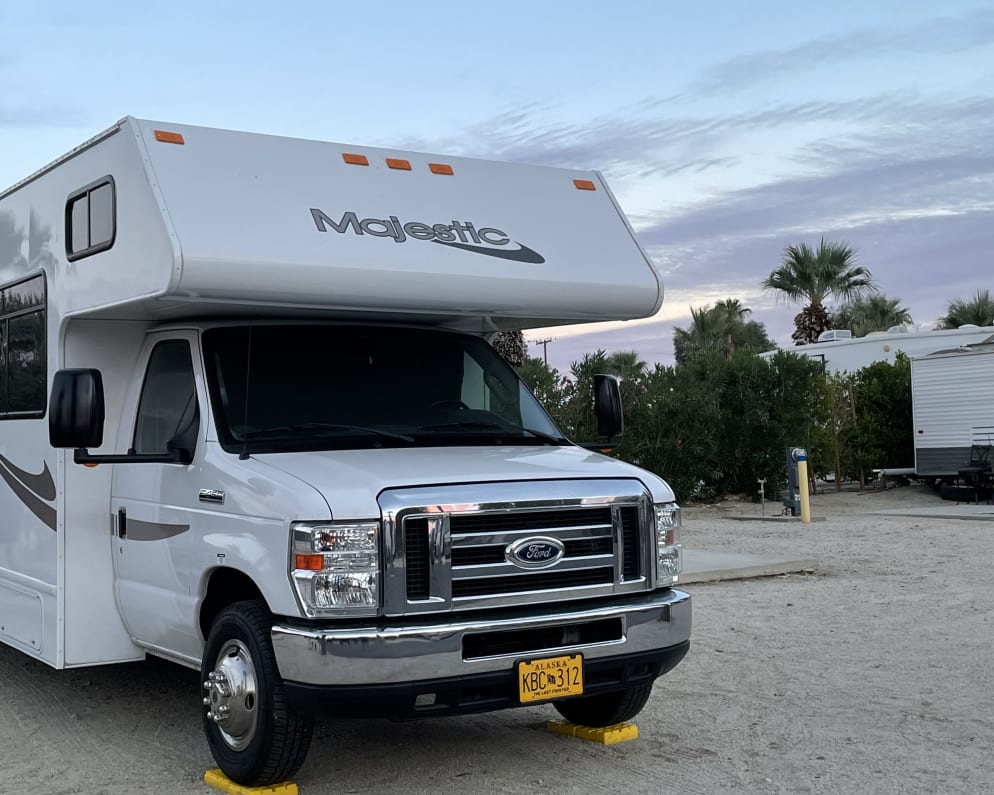 2016 Thor Motor Coach Four Winds Majestic Class C RV for Rent in Garden ...