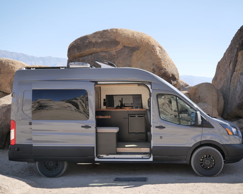 2019 Class B RV for Rent in Los Angeles, California - RVUSA.com