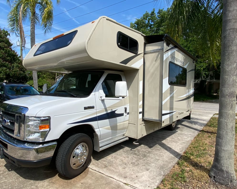 2016 Class C RV for Rent in Tampa, Florida - RVUSA.com