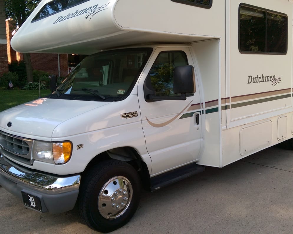 2001 Class C RV for Rent in ROYAL OAK, Michigan - RVUSA.com