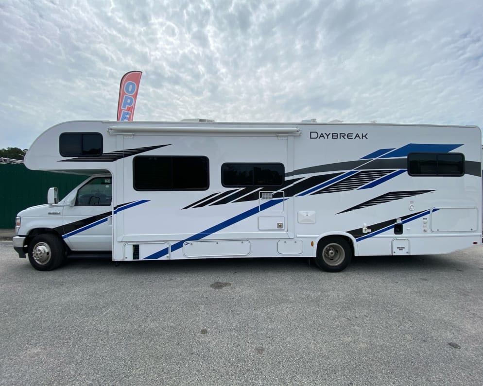 2021 Class C RV for Rent in Jacksonville, Florida - RVUSA.com