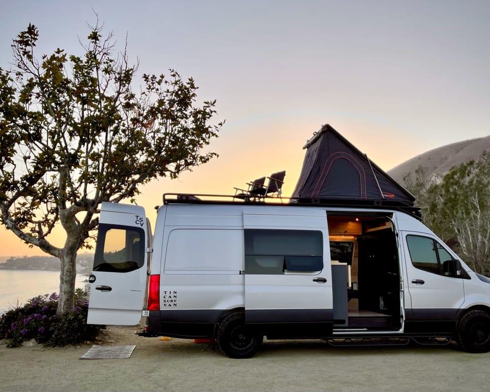 Class B RV for Rent in Huntington Beach, California - RVUSA.com