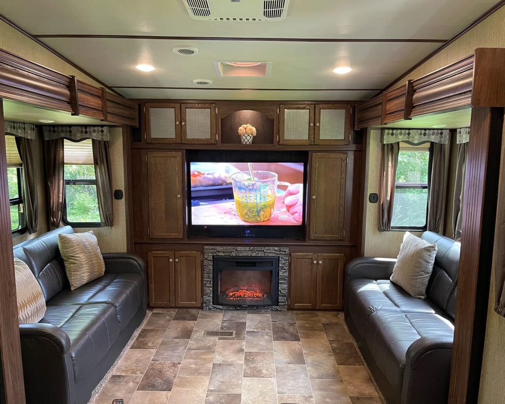 2017 Fifth Wheel RV for Rent in Richmond, KY - RVUSA.com
