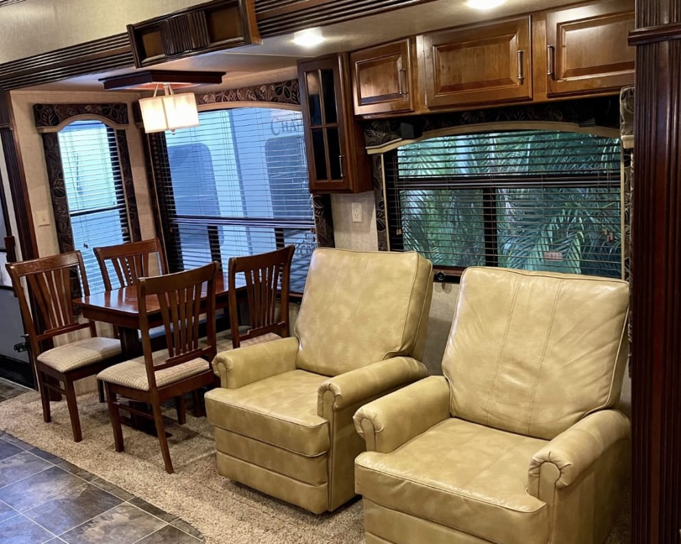 2014 Fifth Wheel RV for Rent in Miami, Florida - RVUSA.com