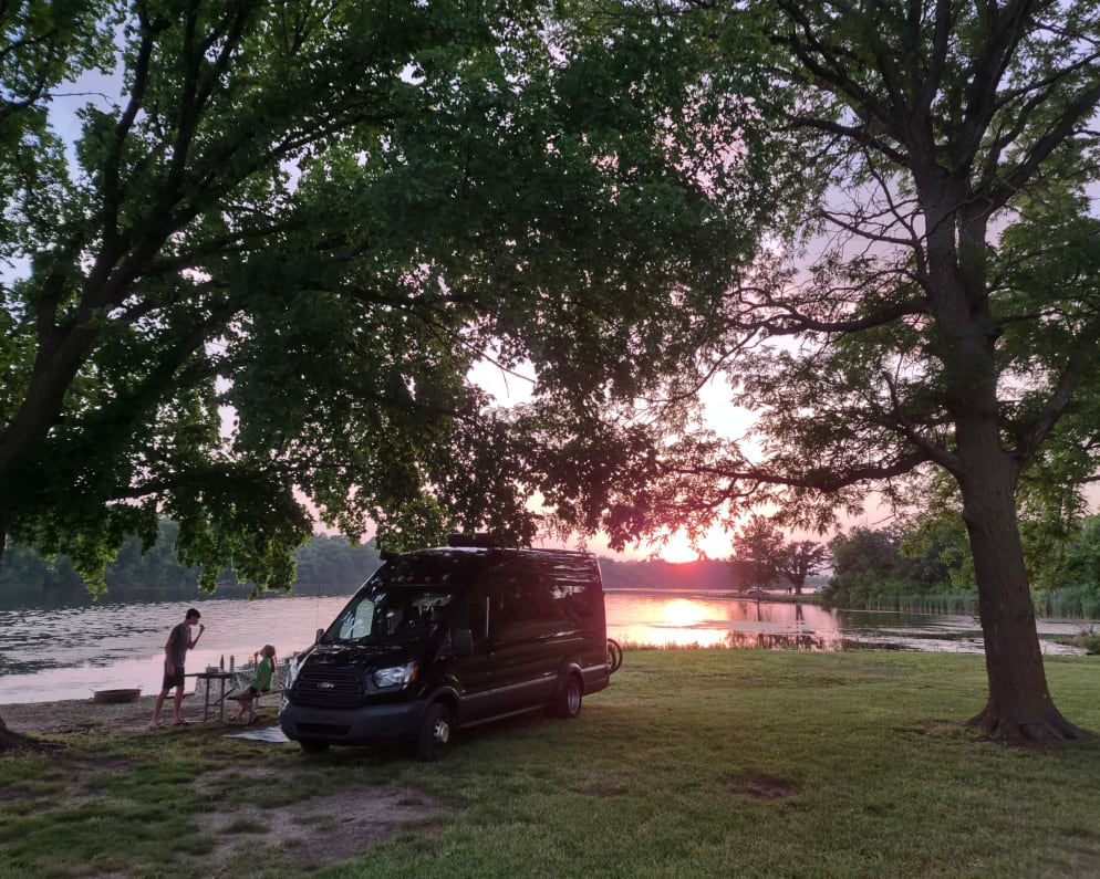 Class B RV for Rent in Peachtree Corners, Georgia - RVUSA.com