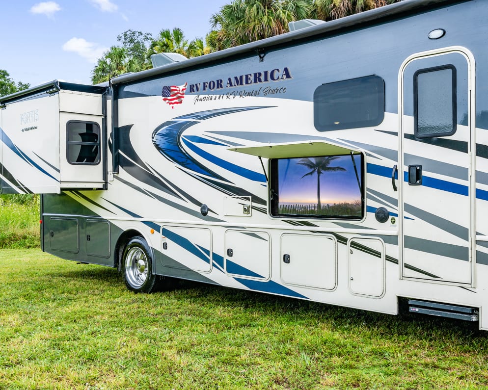 2020 Class A RV for Rent in Jupiter, Florida - RVUSA.com
