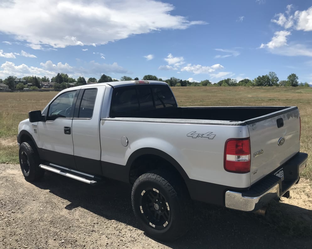 2004 Truck Camper RV for Rent in Loveland, Colorado - RVUSA.com