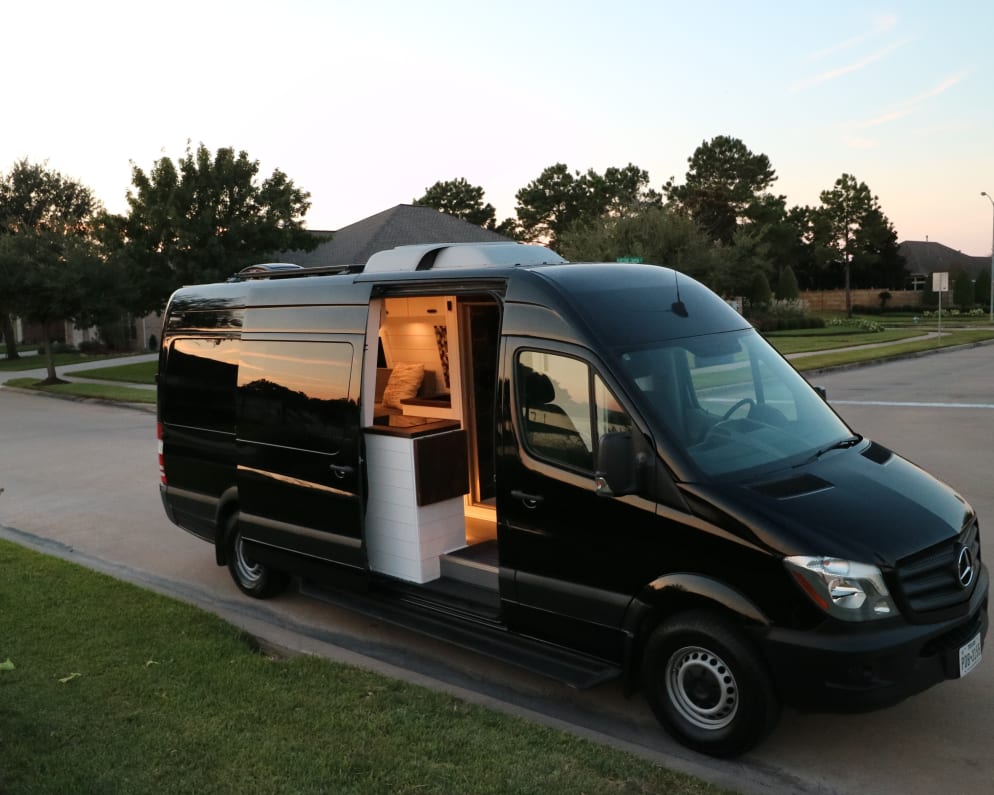 2017 Class B RV for Rent in Katy, Texas - RVUSA.com