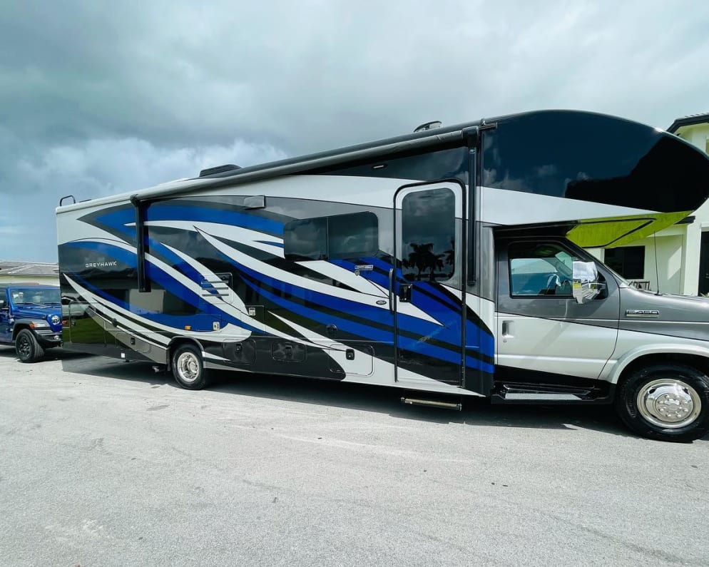 2022 Class C RV for Rent in Homestead, Florida - RVUSA.com