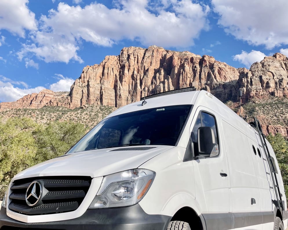 Class B RV for Rent in Castro Valley, California - RVUSA.com