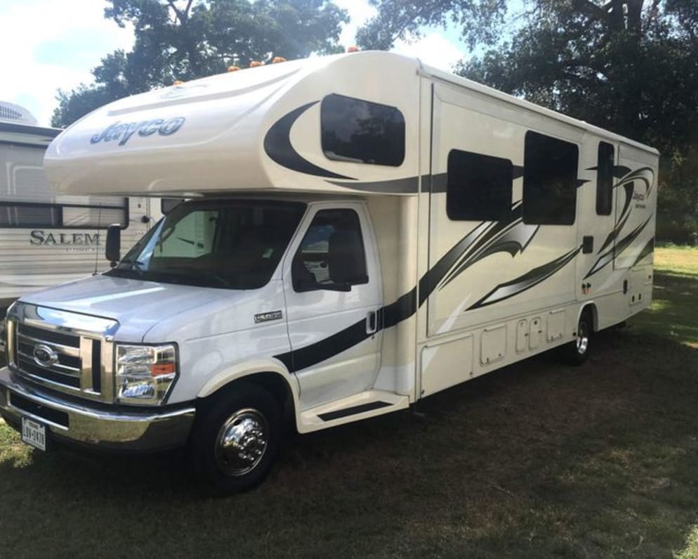 2016 Class C RV for Rent in Katy, Texas - RVUSA.com