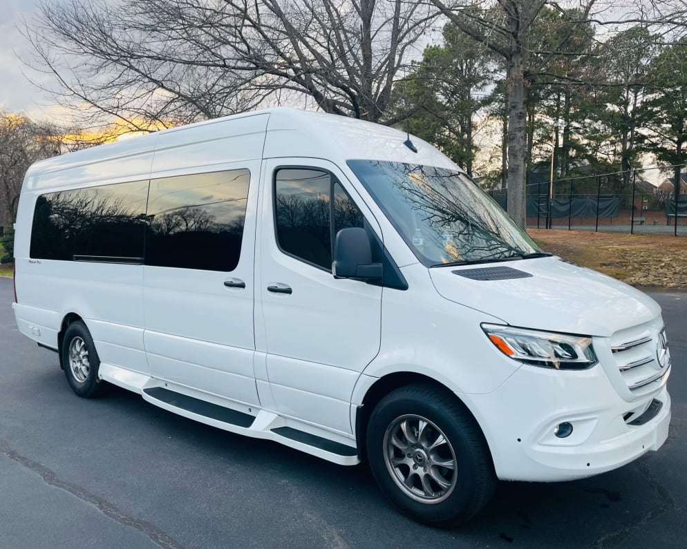 2022 Class B RV for Rent in Greer, South Carolina - RVUSA.com