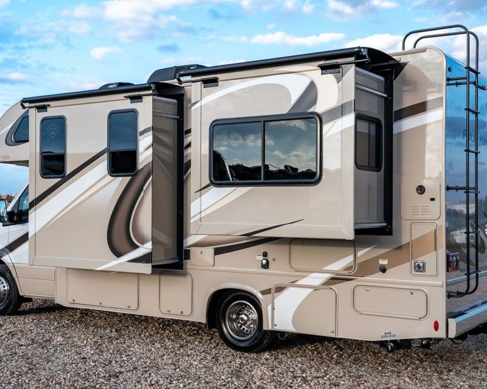 2018 Mercedes-Benz Sprinter Class C RV for Rent in Boerne, Texas ...