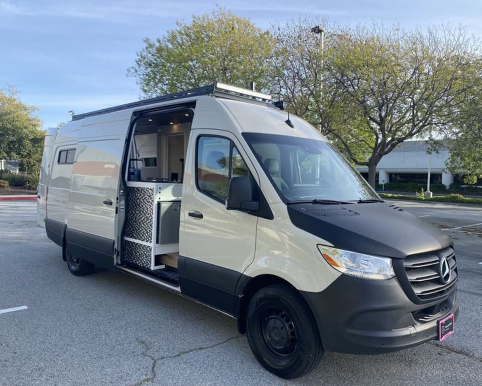 2021 Class B RV for Rent in San Jose, California - RVUSA.com