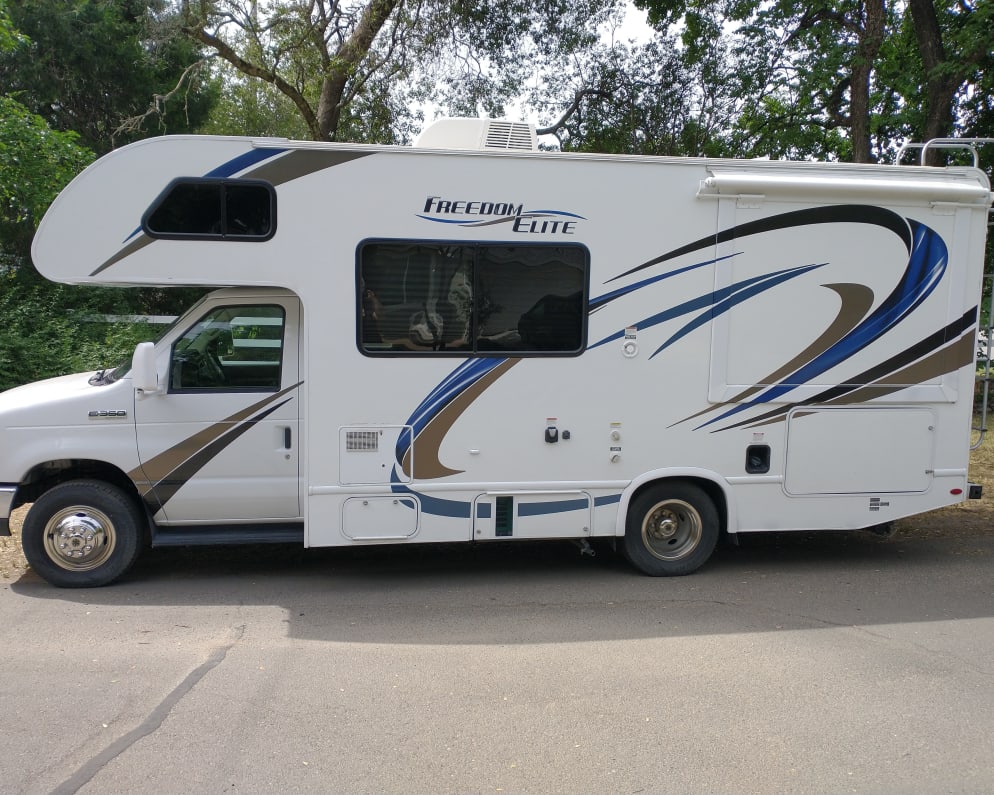 Class C RV for Rent in Penryn, California - RVUSA.com