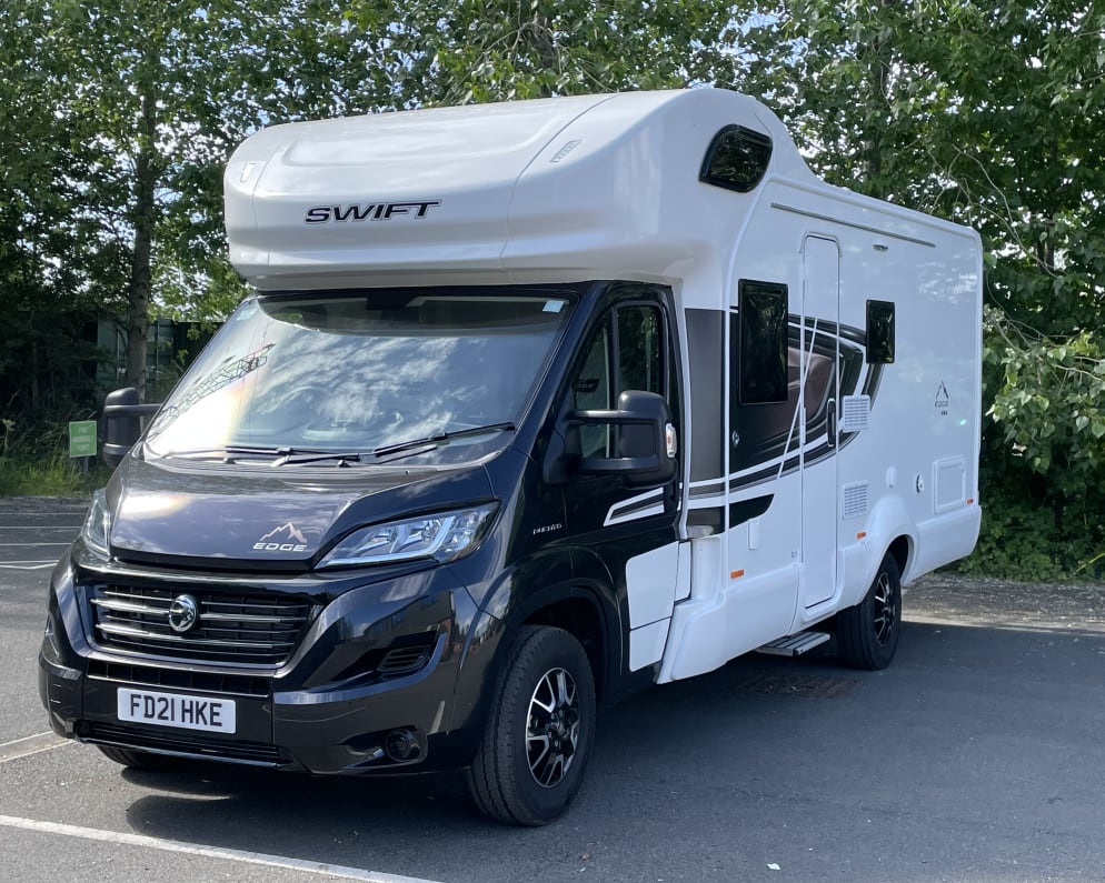 2021 Class A RV for Rent in Castle Donnington, England - RVUSA.com