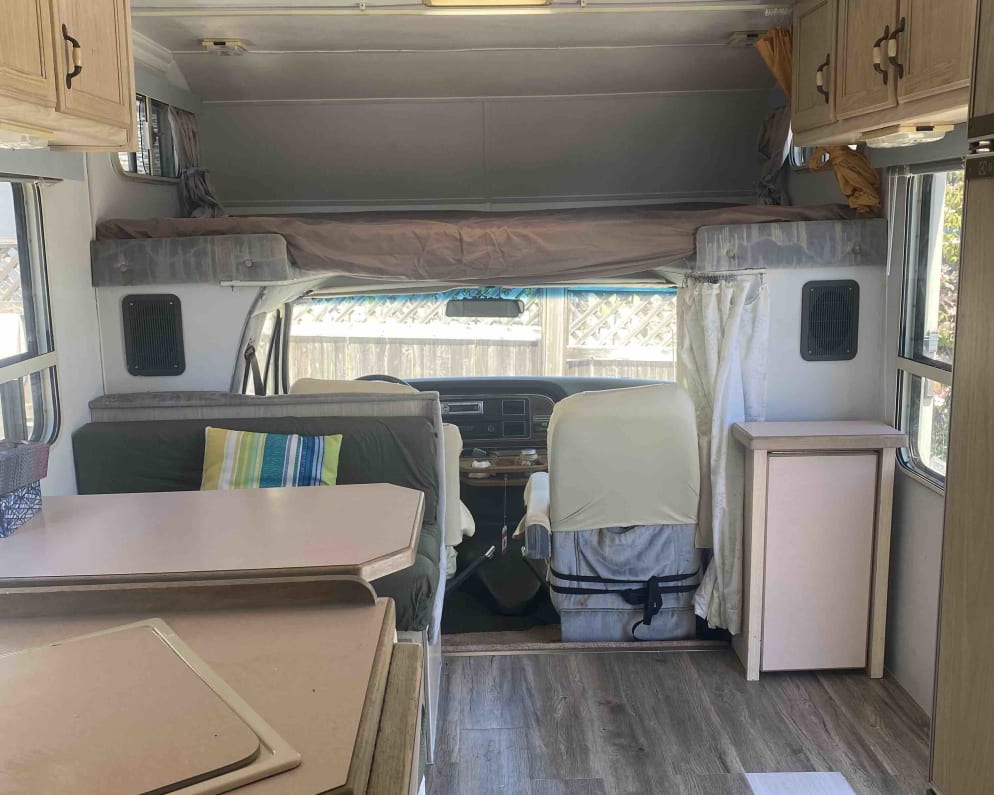 1990 Class C RV for Rent in Burnaby, British Columbia - RVUSA.com